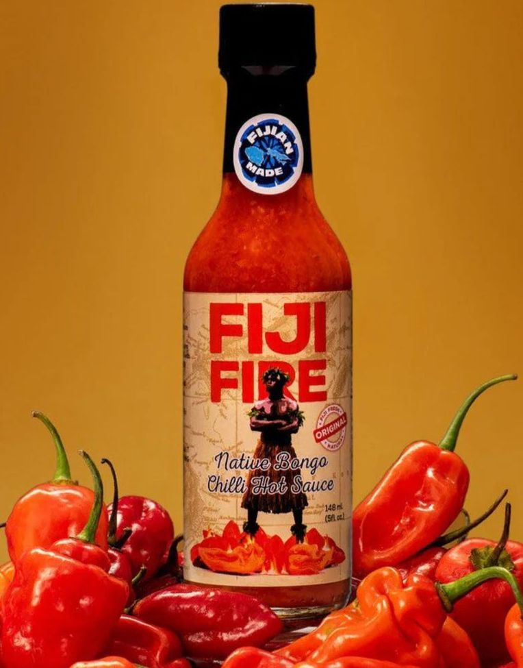 Fiji Fire Bongo Chilli Hot Sauce 2-Pakke - Se Alle Vores Slik - Slik og ...