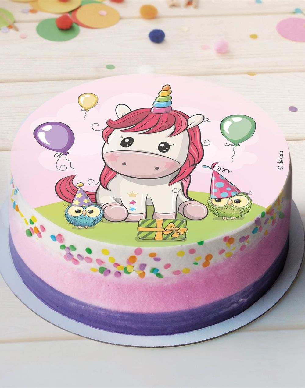 Kagebillede med Motiv af en Sød Enhjørnebaby - Spiselig Kagepynt ...